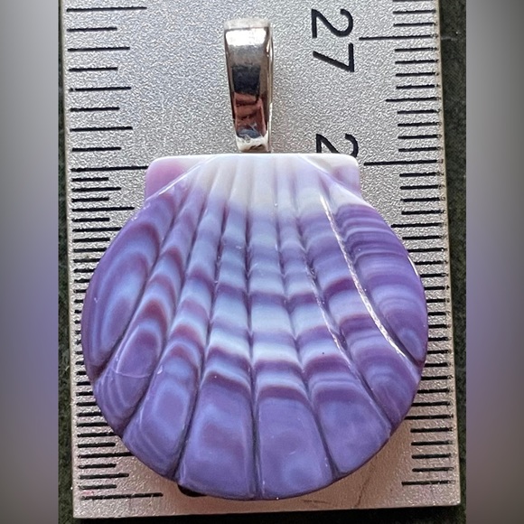 Wampum World | Jewelry | P3392 Medium Scallop Pendant Wampum Quahog ...